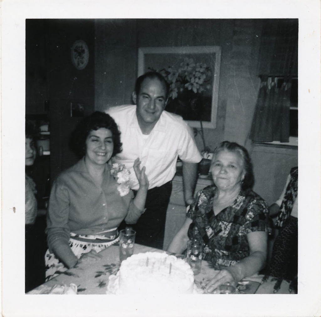 How to tell the age of your print photos