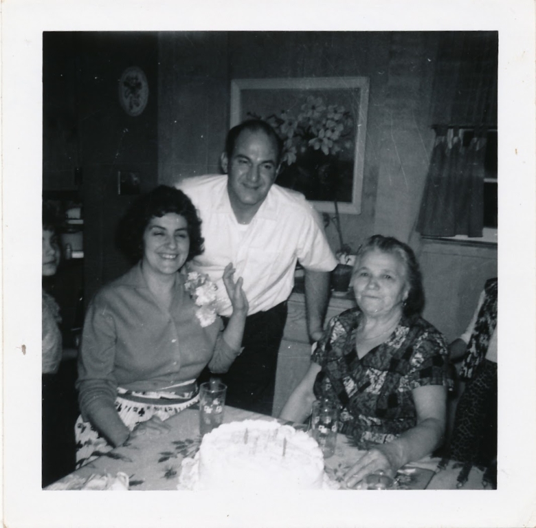 How to tell the age of your print photos