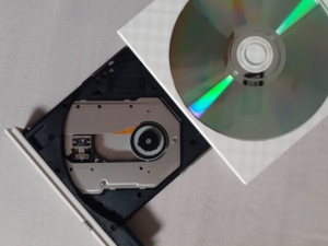 Difference Between CDs And DVDs | EverPresent