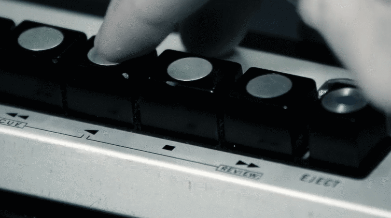 FLAC vs. WAV: Which One is Better? | EverPresent